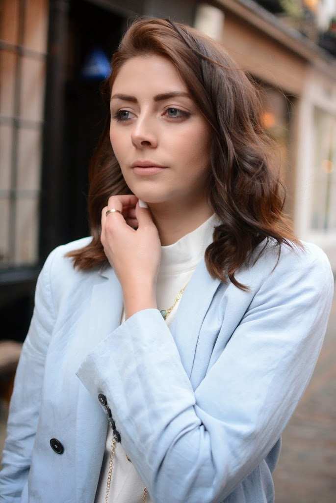 Pale In Contrast – Emma Hill